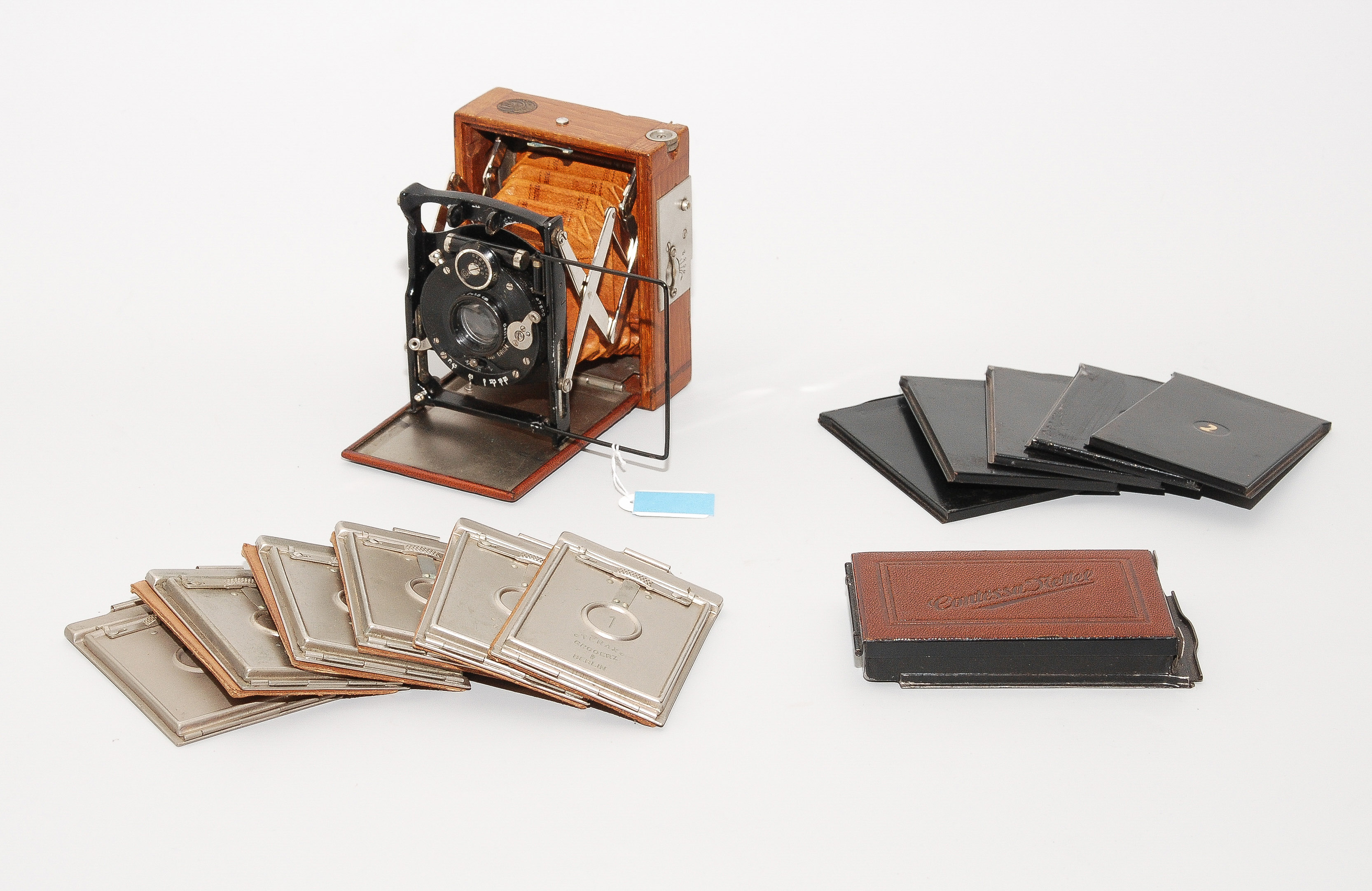 Contessa-Nettel-Fotokamera - Schuler Auktionen Zürich