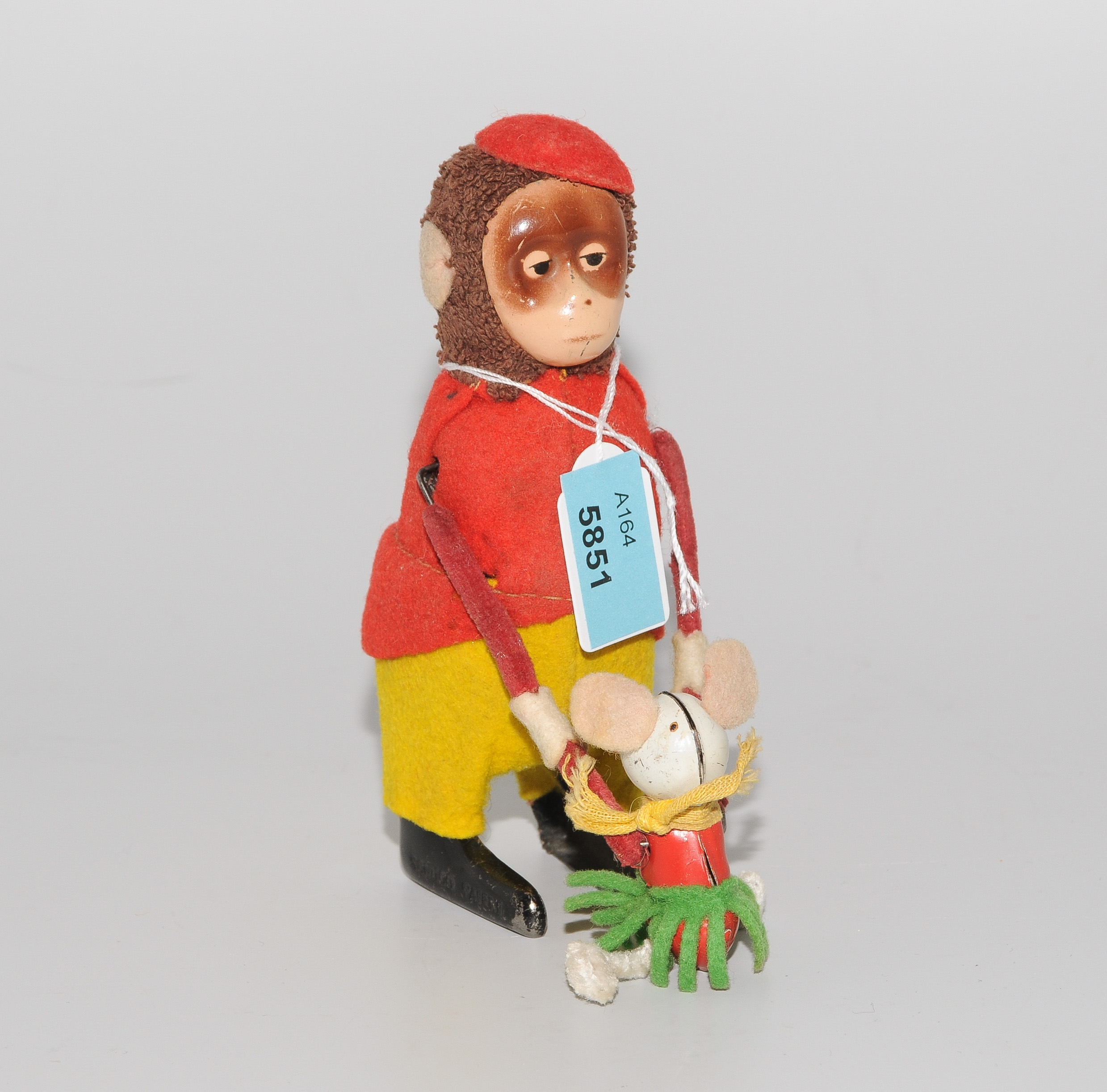 Schuco, Tanzfigur "Affe mit Baby-Maus" | Barnebys